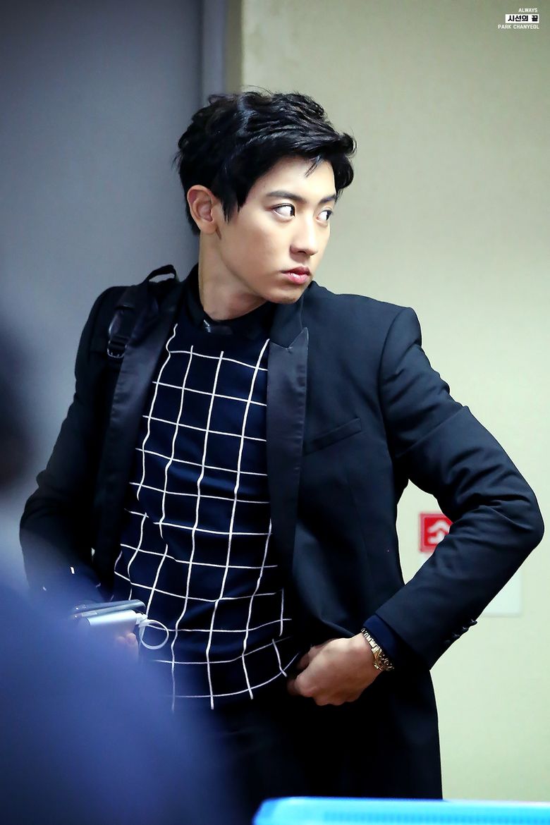 10 Airport Outfits That Made Everyone Fall In Love With EXO Chanyeol’s ...