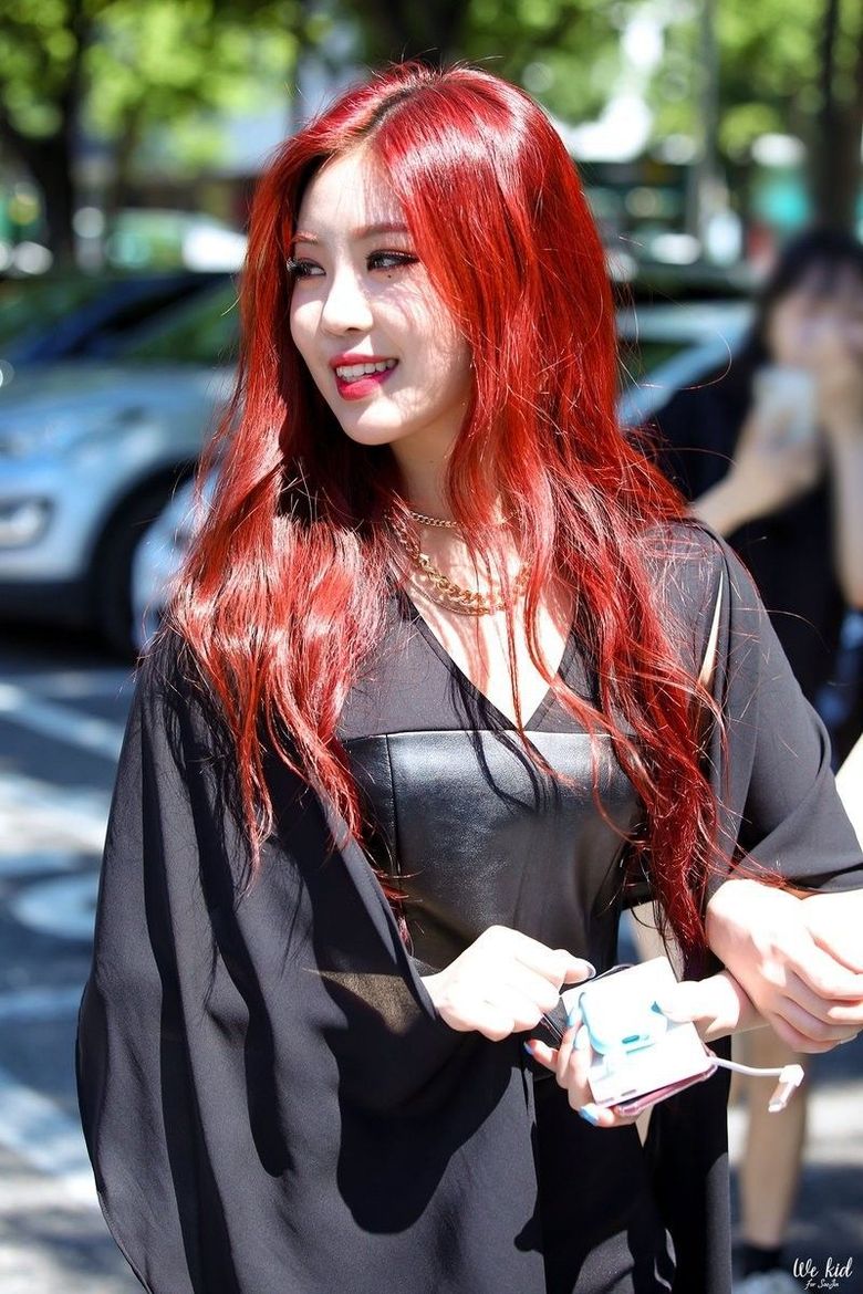 These Are The 10 Female Idols That Netizens Adore When They Have Red ...