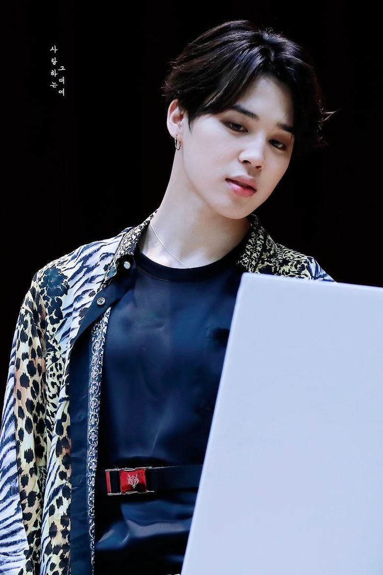 BTS Jimin's Eyeshadow Has Matched His Hair 9+ Times & It's So ...