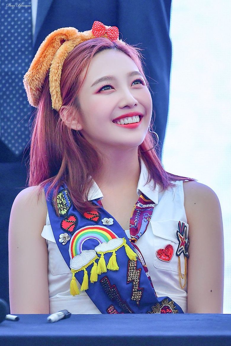 These 10 Photos Of Red Velvet Joy's Adorable Eyesmile Will Light Up ...