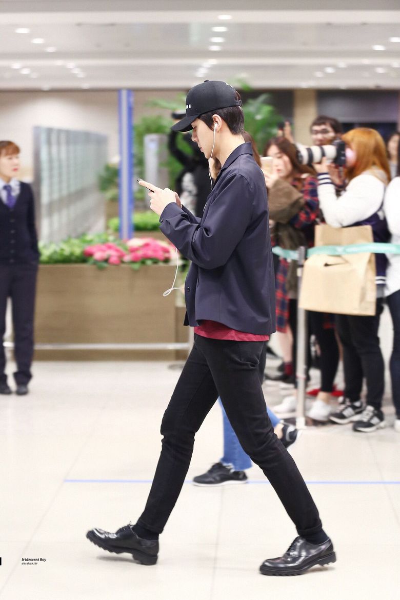These 21 Photos Of EXO Sehun's Unreal Proportions Will Have You ...