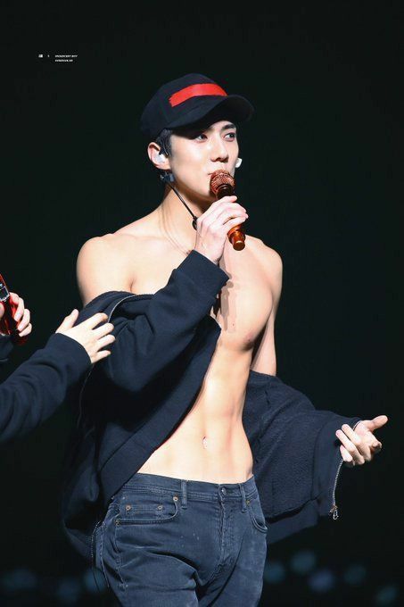 These 21 Photos Of EXO Sehun's Unreal Proportions Will Have You ...