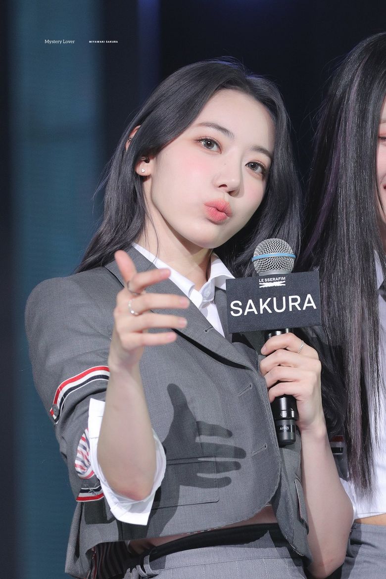 "A Successful Gay!" — LE SSERAFIM's Sakura Offers Words Of ...