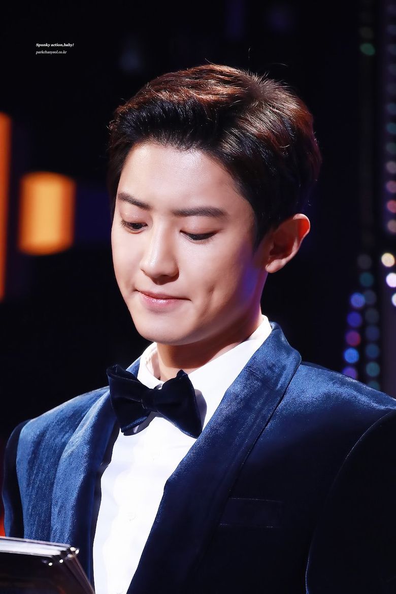 Just 31 Photos Of EXO Chanyeol And His Deep Dimple To Make Your Day ...