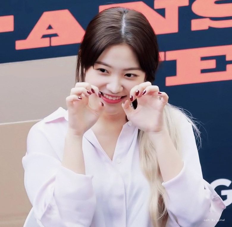 ReVeluvs Have Been Trying To Choose Yeri's Most Iconic Style, And It's ...