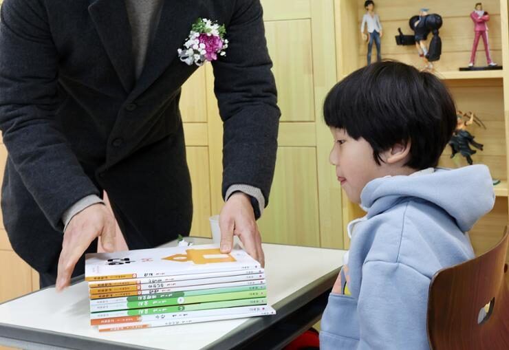 Overworked Children & Insomnia: Survey Exposes South Korea's Insane ...