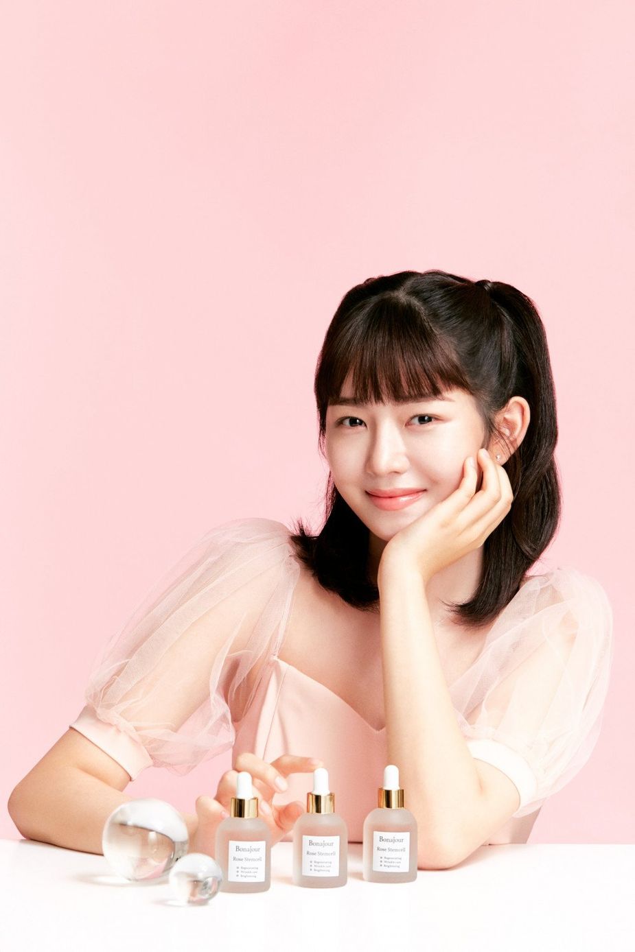 IVE's Rei Bares Her Forehead With Close To No Makeup For A Photoshoot ...