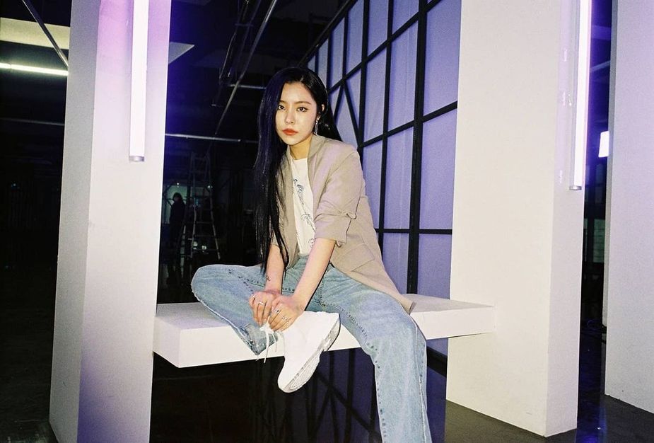 8 Times MAMAMOO's Wheein Rocked The "Boyfriend" Look Better Than Most ...