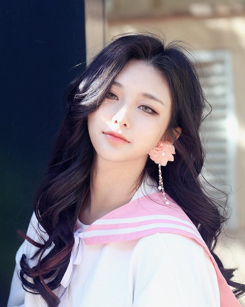 Jaw-Droppingly Beautiful Korean Cosplayer Pulls Off Gender-Bent ...