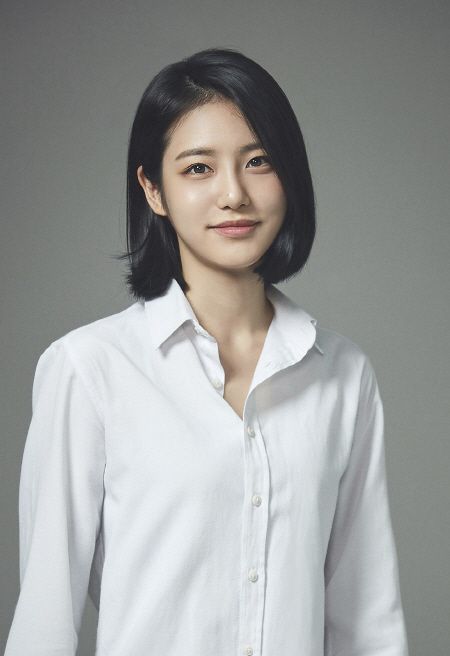 Actress Shin Ye Eun Is Praised For Her Acting In Netflix's "The Glory ...