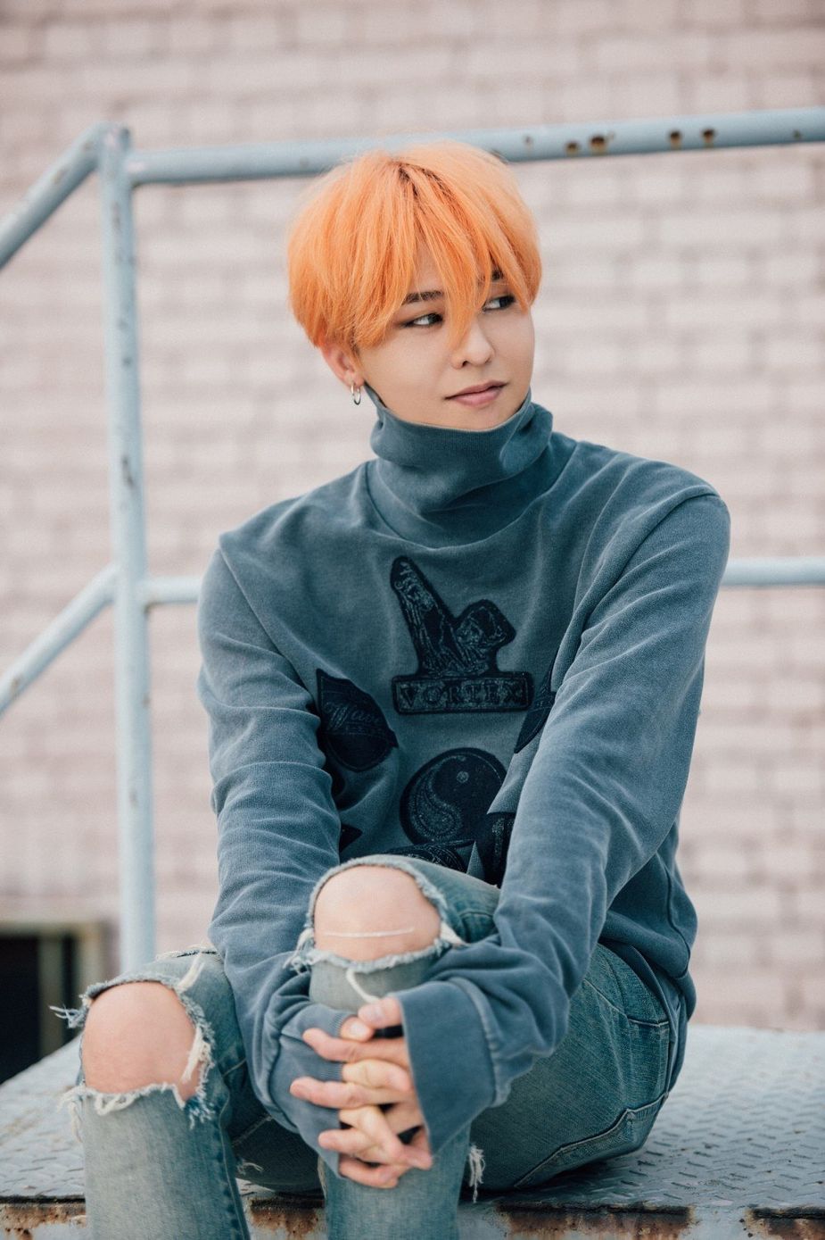 8 Photos of G Dragon's Incredible Hair Journey
