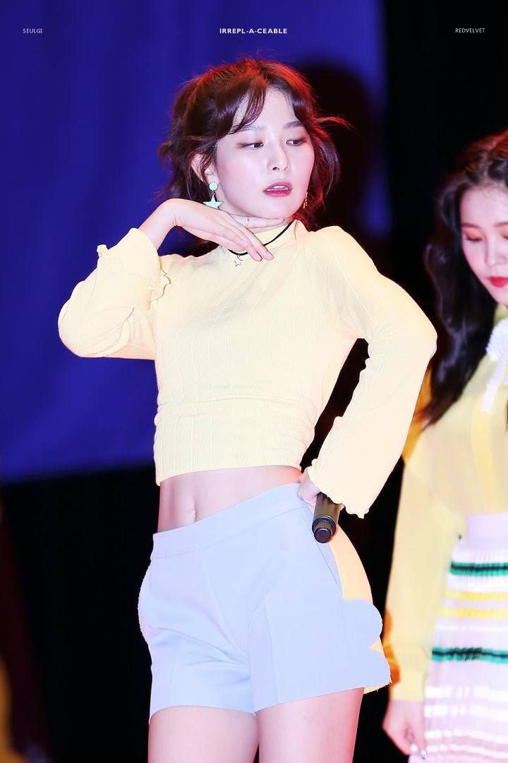 Fans In Awe At Red Velvet Seulgi's Incredibly Sexy Toned Body - Koreaboo