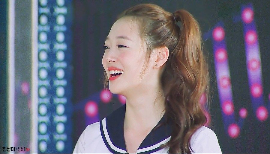 15 Photos That Perfectly Illustrate Why Sulli Is Called A "Human Peach ...
