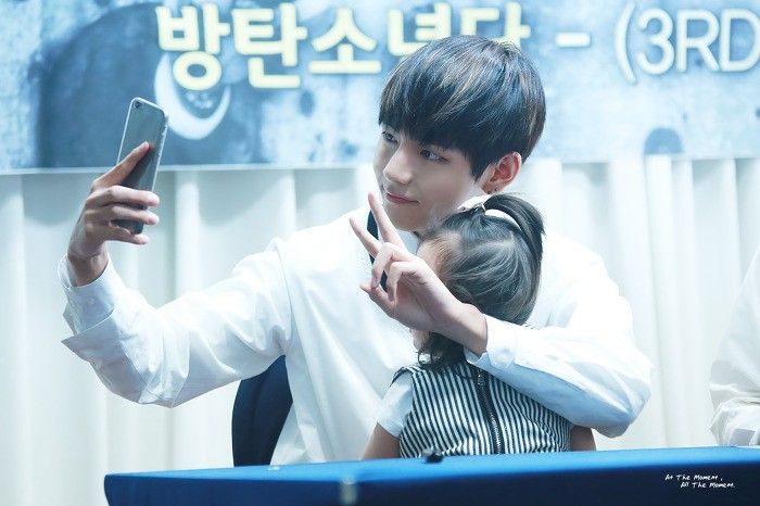 BTS V Fell In Love At First Sight With A Girl At A Fanmeet And Refused ...