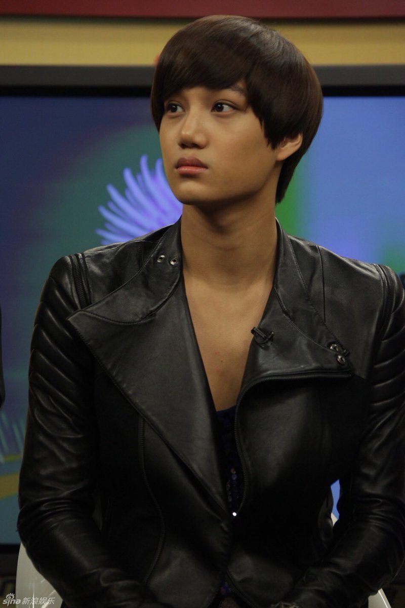 Just 27 Photos Of Kai's Beautifully Tanned Skin To Remind You He's A ...