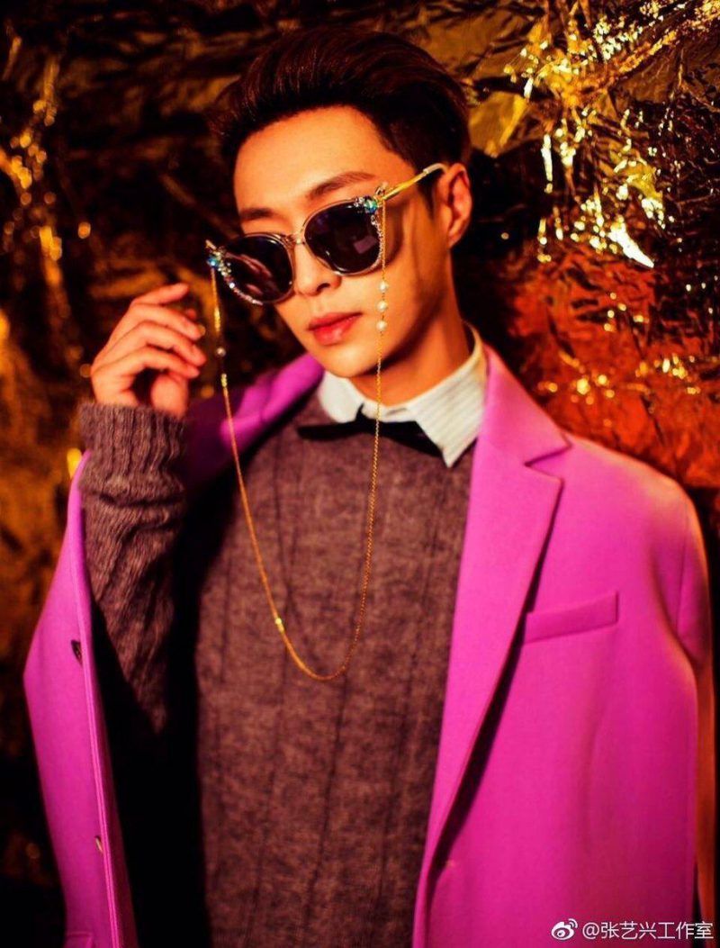 Lay Looked Like A Romantic Prince Ready To Sweep You Off Your Feet At ...