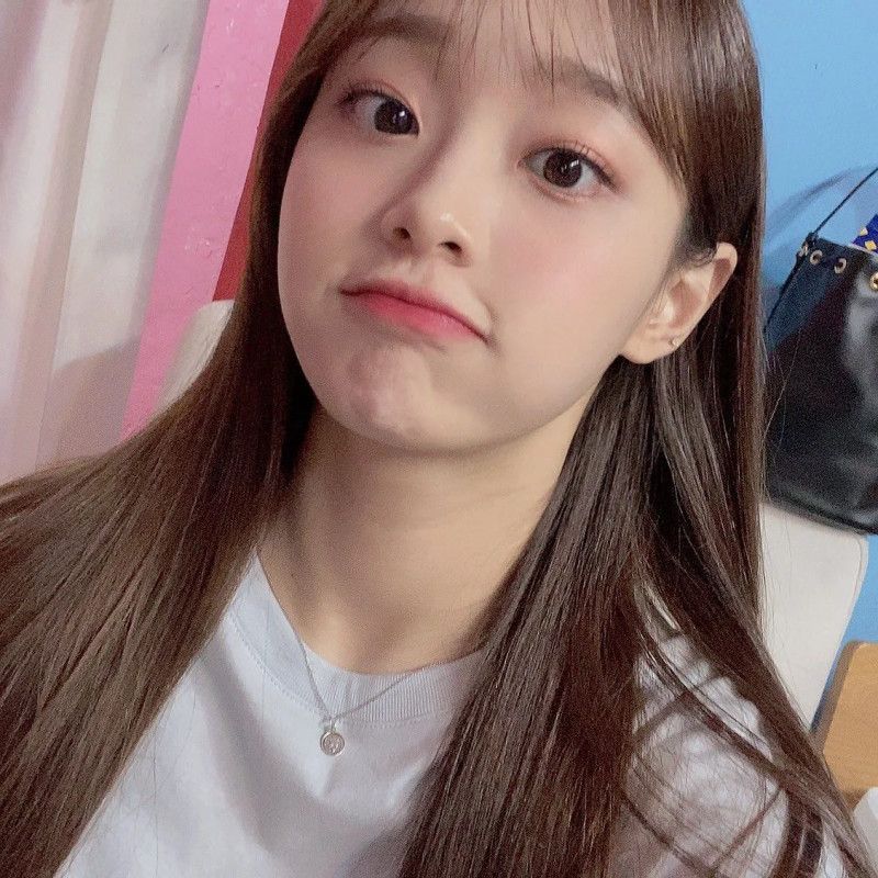 Chuu Gains Attention For Her Subtle Makeup Change That Made A Noticeable Impact - Koreaboo