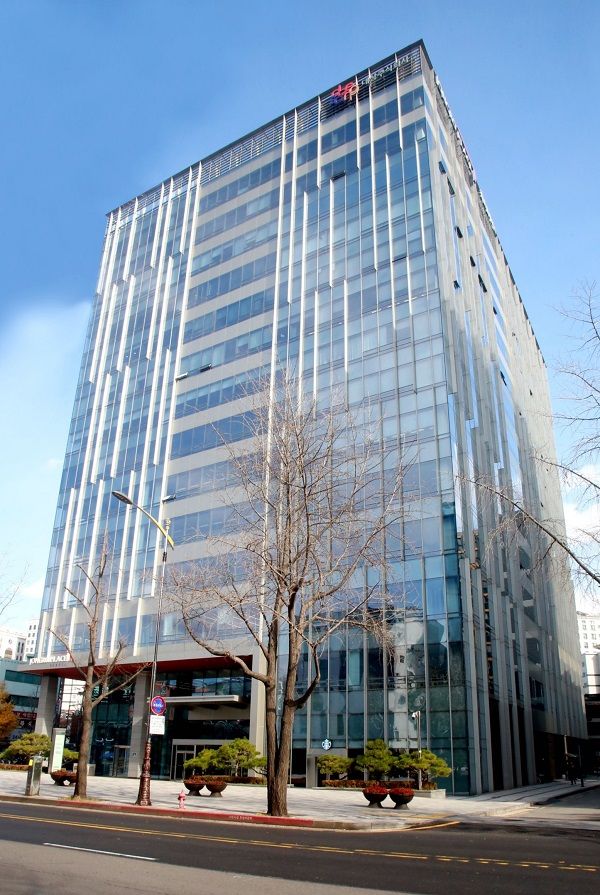 Squid Game Actor Lee Jung Jae Thanks Long-Time Partner Lim Se Ryung In ...