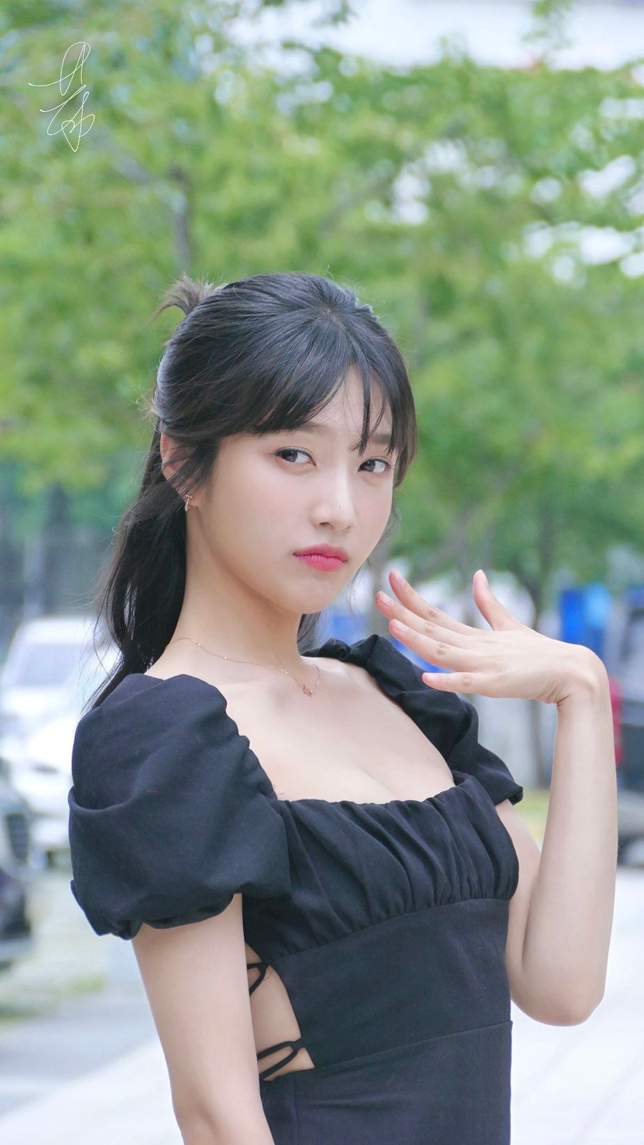Red Velvet's Joy Goes Viral For Turning Her Walk To Work Into A Whole ...