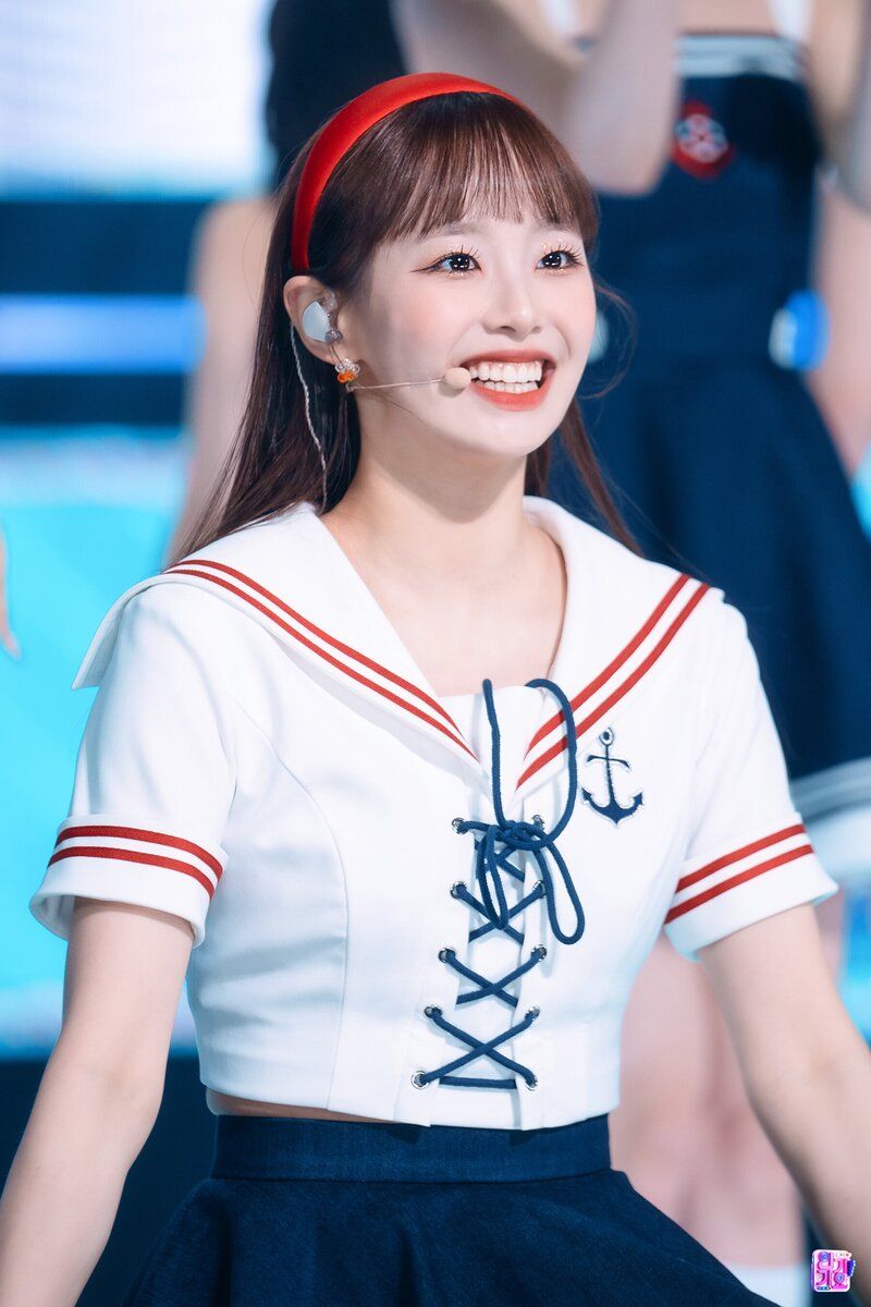 Chuu Gains Attention For Her Subtle Makeup Change That Made A Noticeable Impact - Koreaboo
