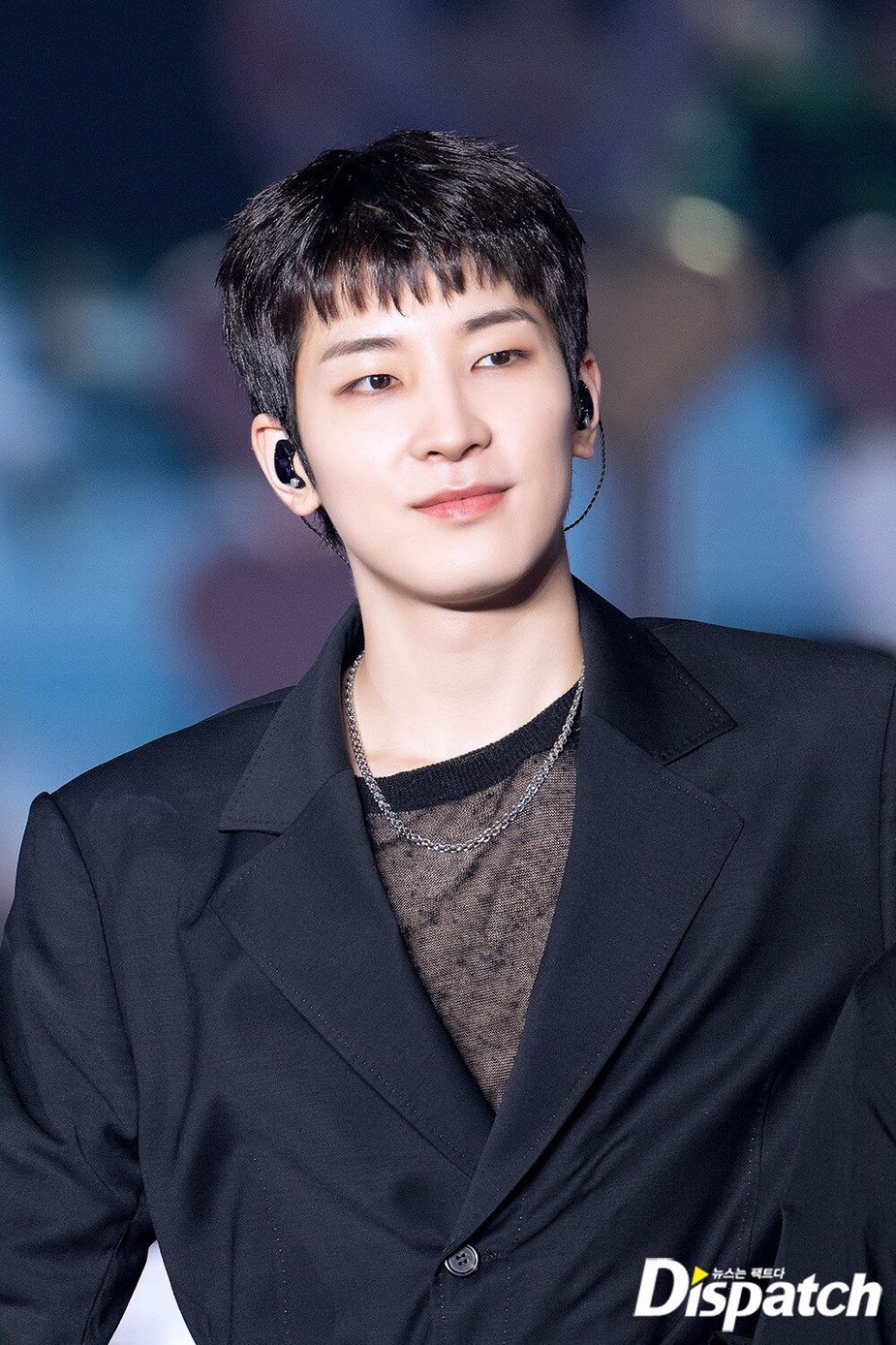 "So F*cking Hot!" — SEVENTEEN's Wonwoo "Out-Visuals" Himself At The "38th Golden Disc Awards ...