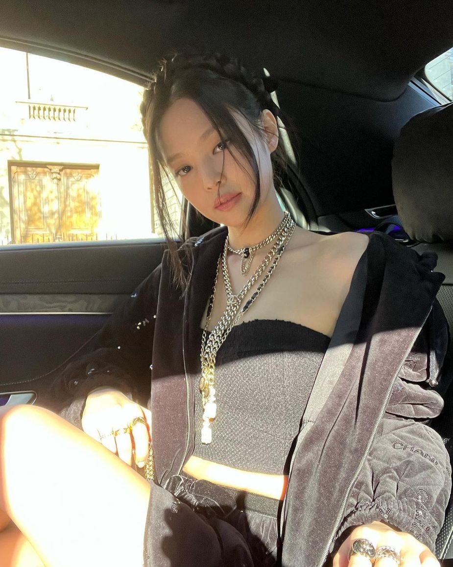 Fashion Icon BLACKPINK's Jennie Picks Her Favorite Outfit She's Ever ...