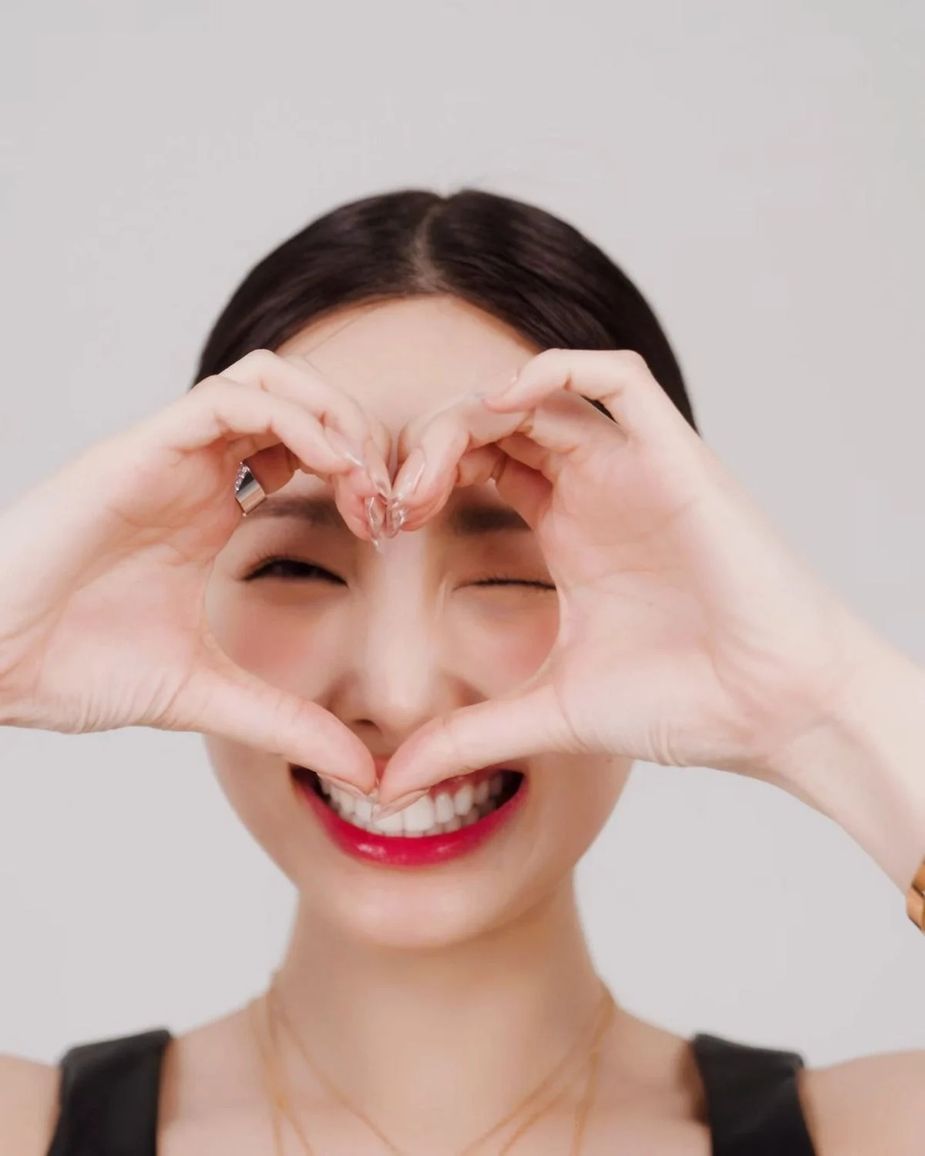 TWICE's Nayeon Gets Rid Of Her Iconic Bunny Teeth And Reveals Her New ...