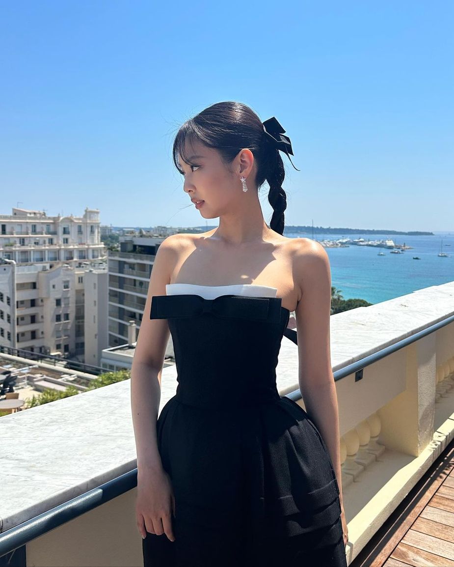 BLACKPINK's Jennie And aespa's Karina Serve Ultimate Girl Boss Vibes In ...