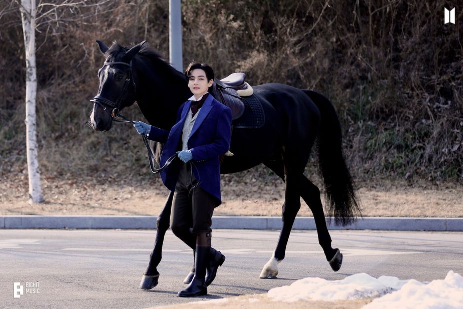 24 Behind-The-Scenes Moments From BTS V's "Veautiful Days" Photoshoot Every ARMY Should See ...