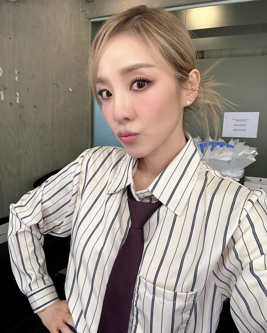 Sandara Park's Younger Sister Shocks Netizens With Her Flawless Visuals ...