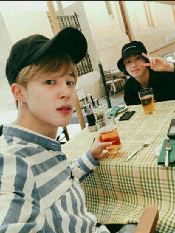 These 7 Moments Of BTS's Jimin Responsibly Drinking Alcohol With BTS ...