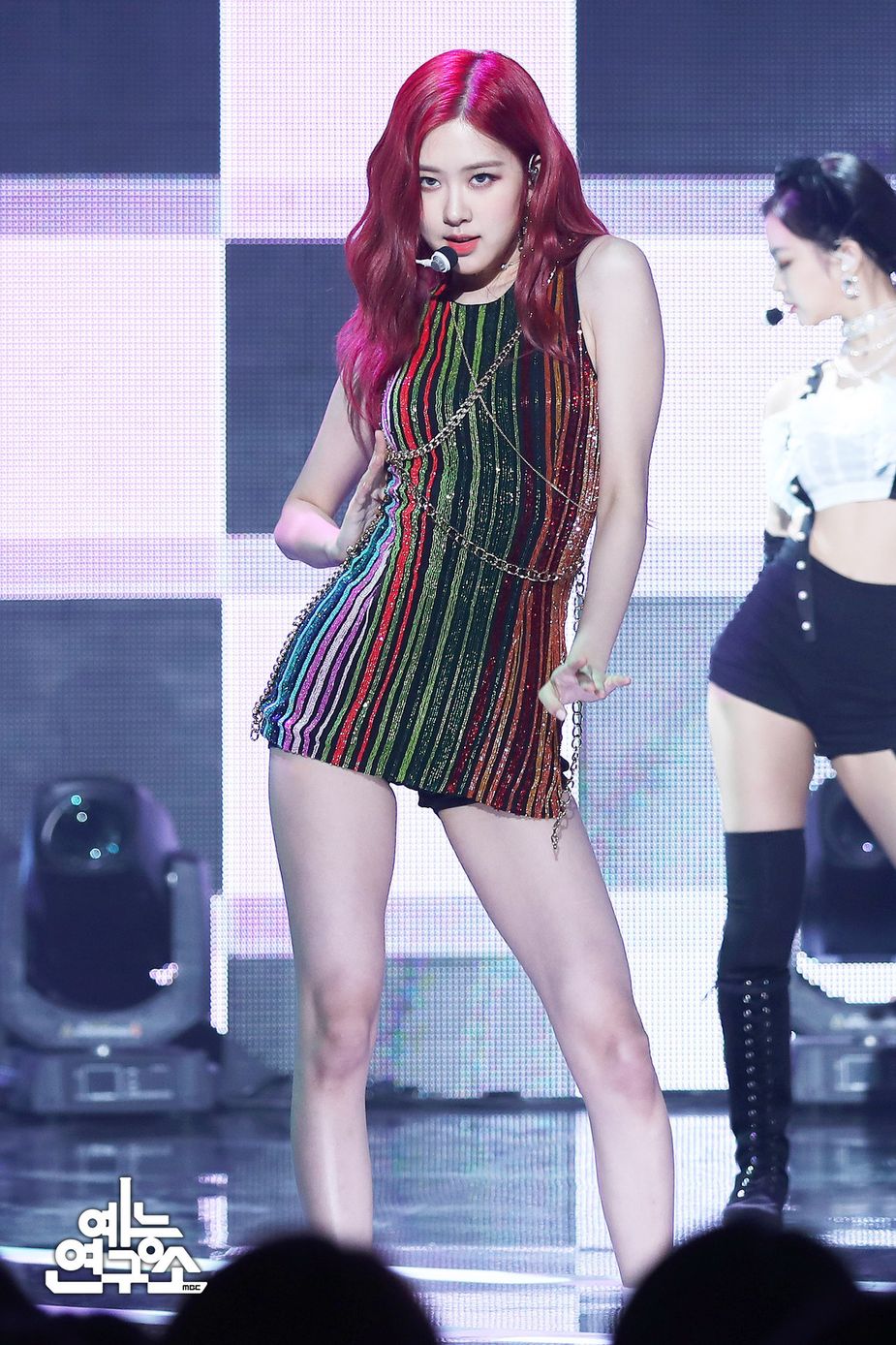 20+ Times BLACKPINK’s Rosé Showed Off Her Gorgeous Body Line