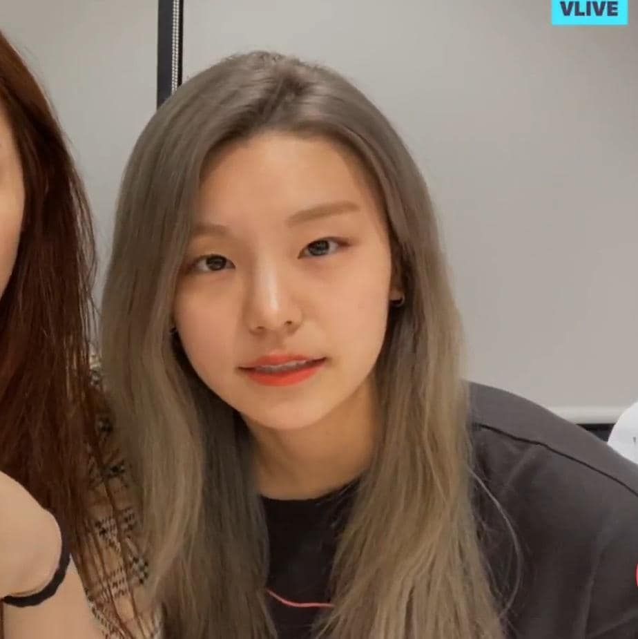 ITZY's Yeji Picks Between Wearing Makeup And No Makeup (And Here's Proof That She Looks Stunning ...