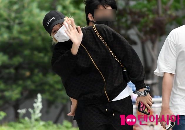 BLACKPINK's Lisa Is Applauded For Her Reaction To Fans And The Media ...