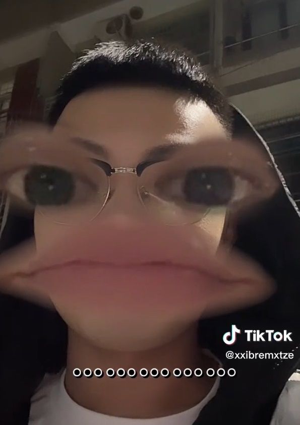 Fanboy Goes Viral For His Unexpected Roller Coaster Experience While ...