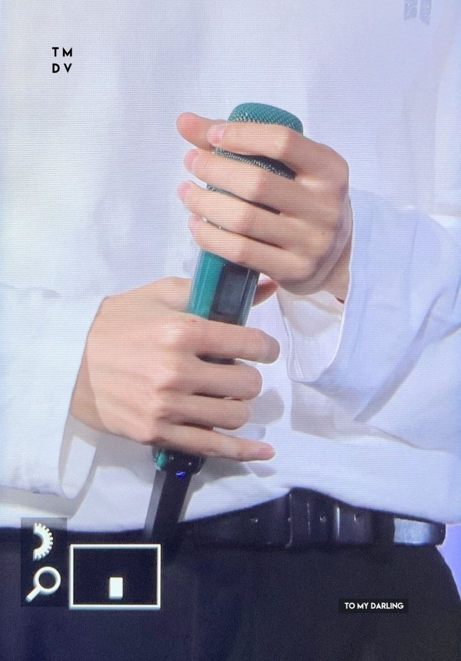 16 Pictures Of BTS's V's Gorgeous Fingers That Will Surely Cast A Spell ...