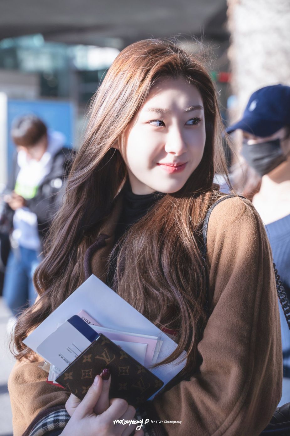 Here Are 12 Aesthetic Korean Fashion Tips According To ITZY Chaeryeong ...