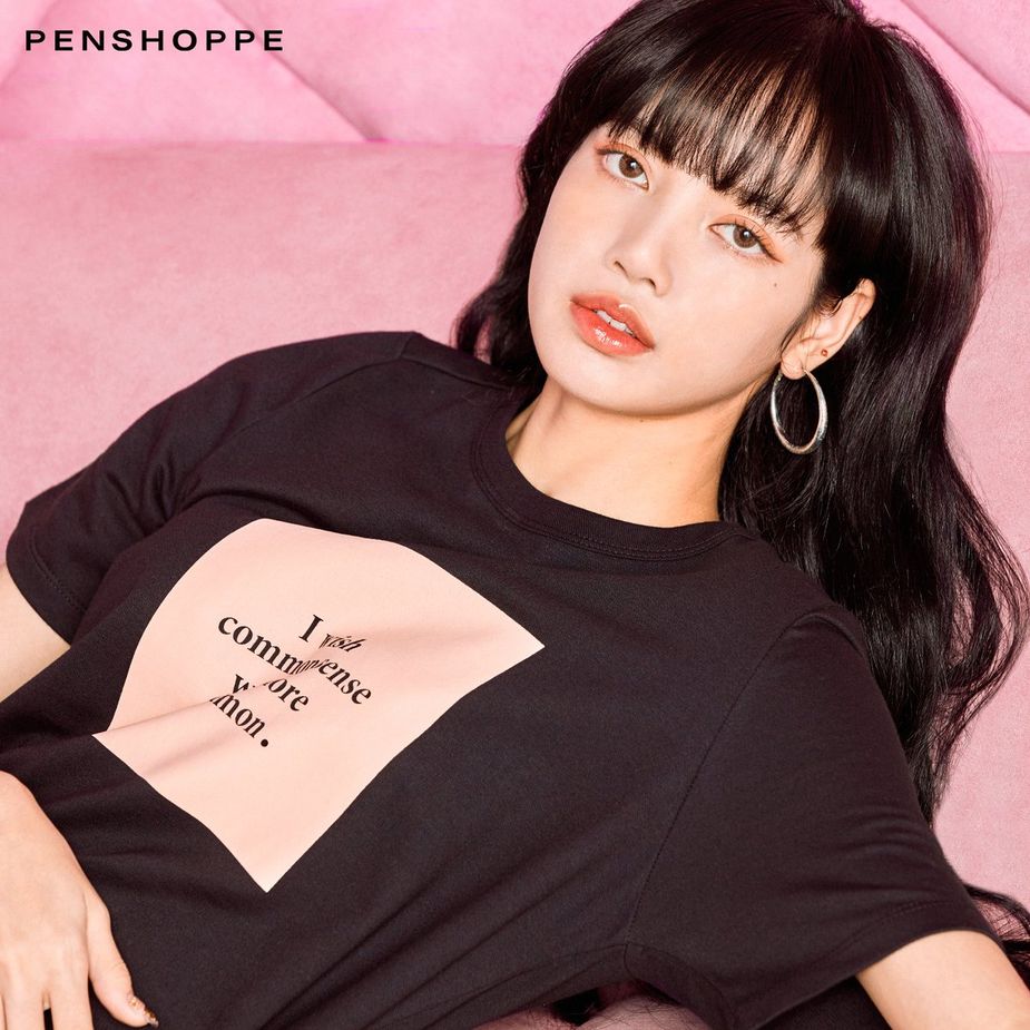 5 Times BLACKPINK's Lisa Wore Shirts With The Most Iconic Quotes - Koreaboo