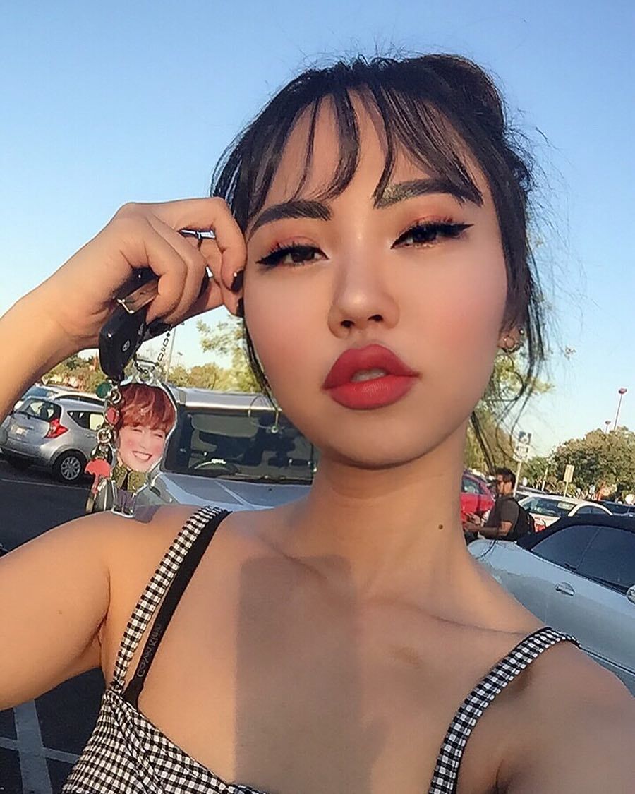 Korean Woman Shares Her Flawless "Glass Skin" Beauty Regimen, Goes Instantly Viral - Koreaboo