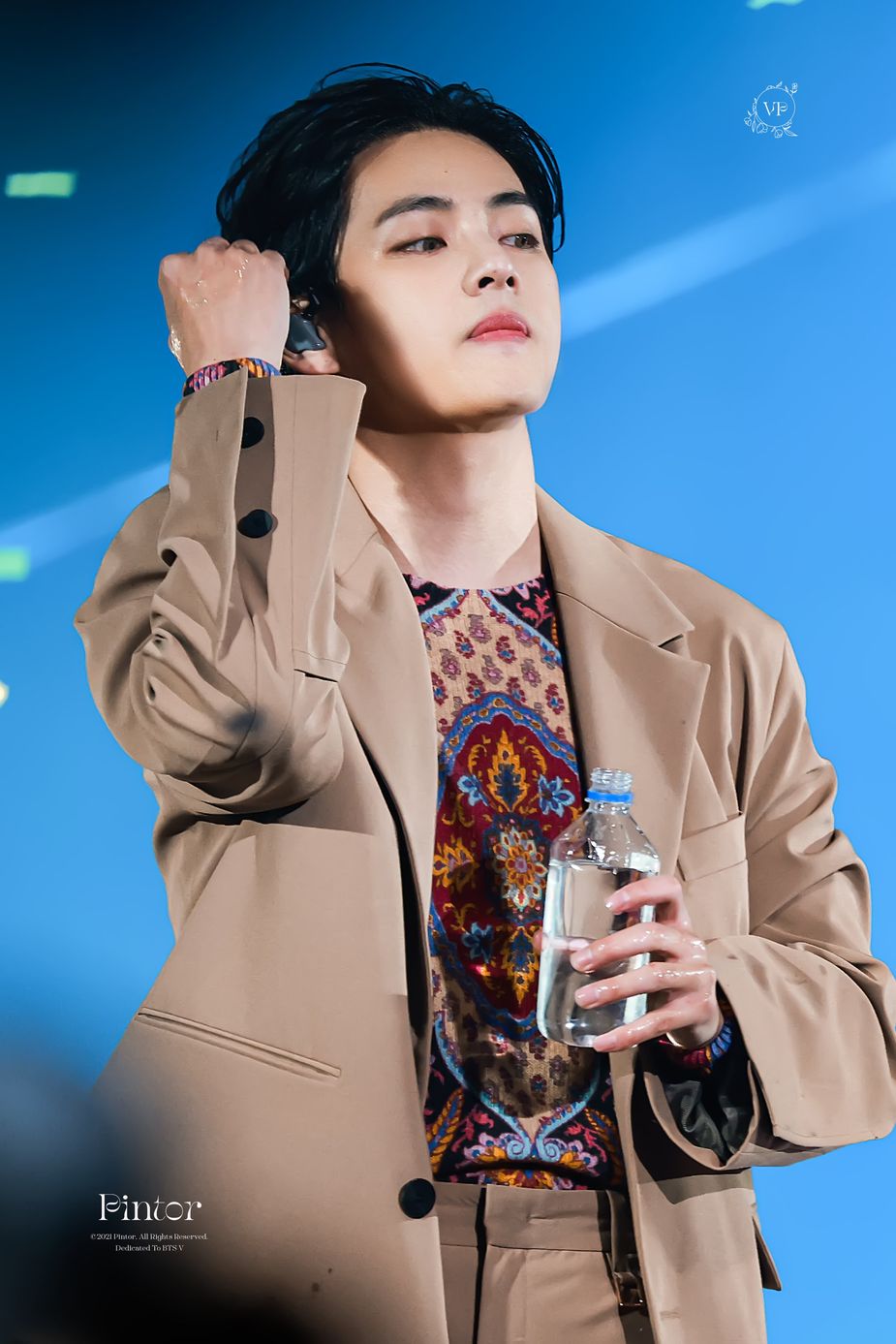 10 Fan-Taken Photos Of BTS's V That Prove He's Even More Gorgeous In ...