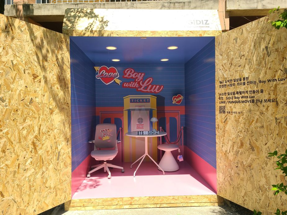 SIDIZ Launches BTS Chair Collection And Pop-Up Event - Koreaboo