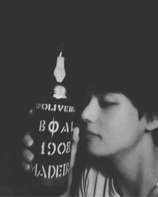 BTS's V Wows After Sharing Pictures From His New York Trip, Gaining ...