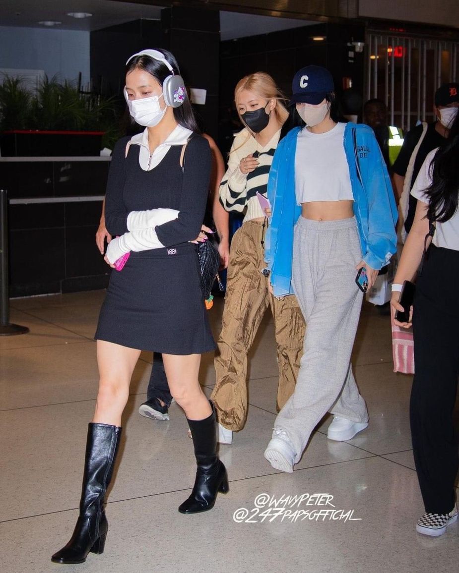 BLACKPINK's Jisoo Continues To Show Her Love Of Hello Kitty, Answering ...