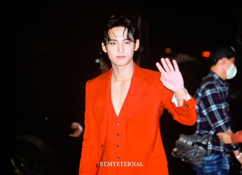 SEVENTEEN's Mingyu Made A 180 Degree Style Change Just A Few Hours ...