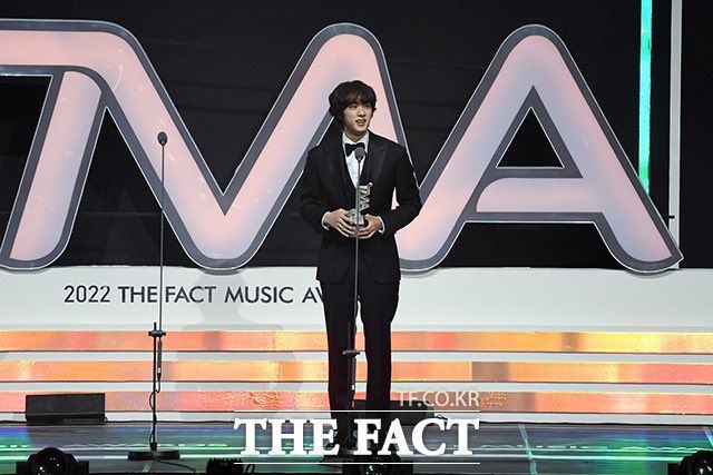 BTS Found The Best Way To Celebrate Jin's Win At The "2022 The Fact Music Awards" - Koreaboo