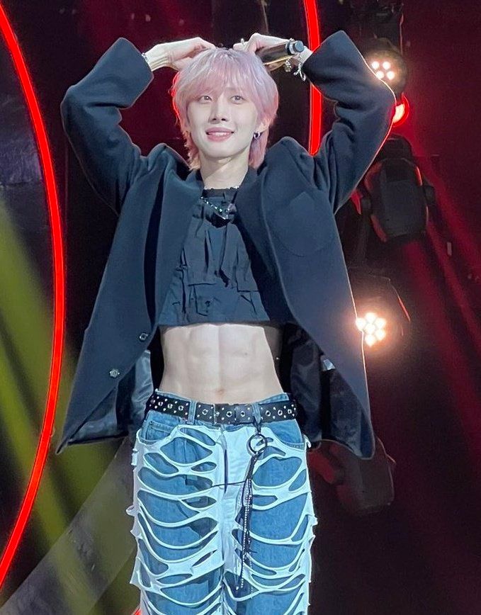 3rd Gen Idol Shocks Netizens With His Flawless Abs - Koreaboo