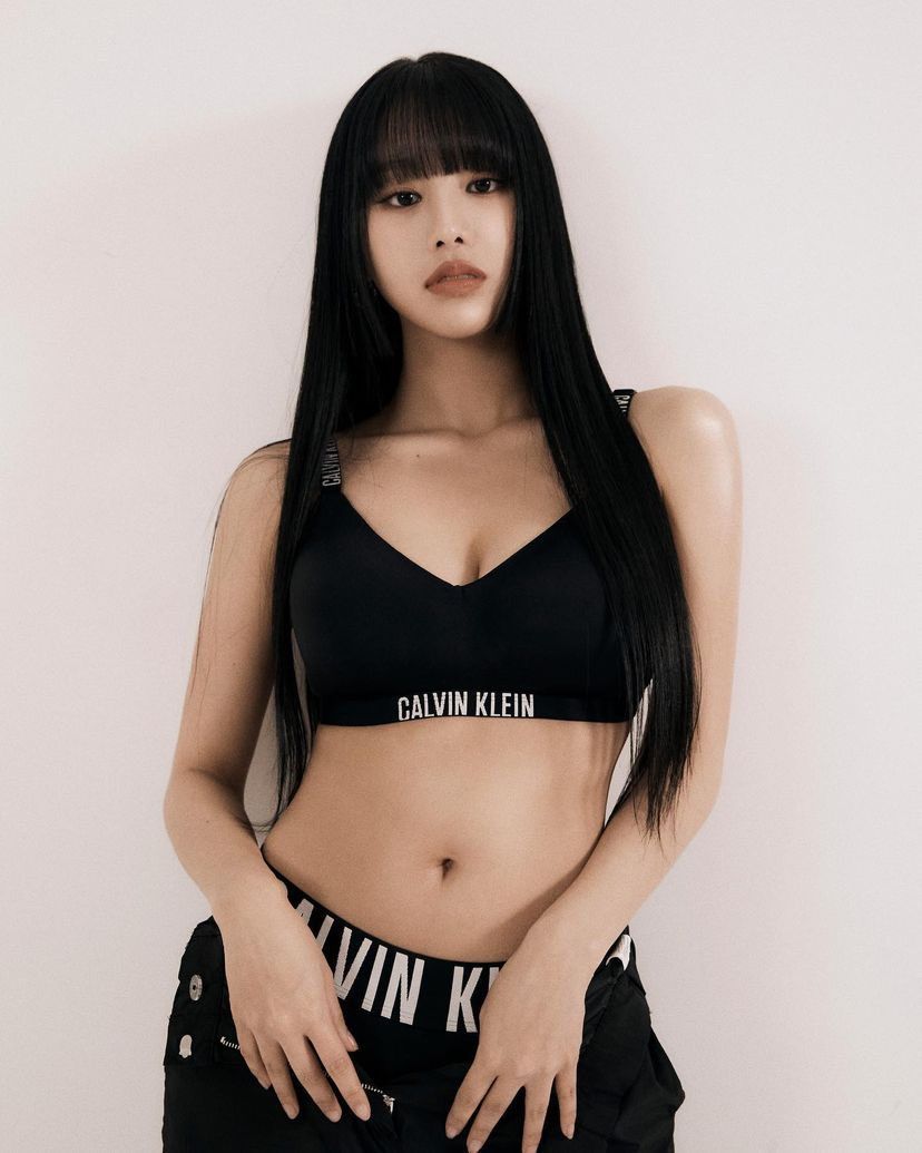 KISS OF LIFE's Natty Once Again Stuns K-Pop Fans With Her Gorgeous Visuals And Figure - Koreaboo