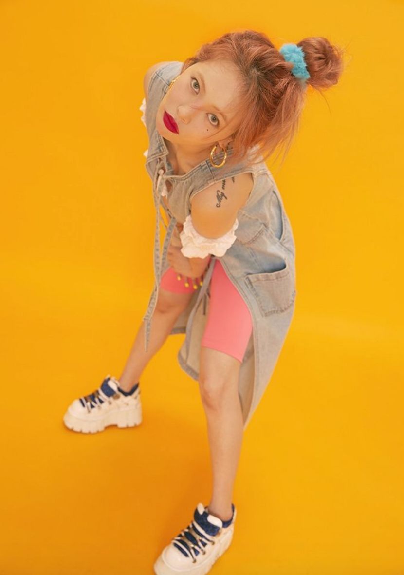 Only Hyuna Can Reach into Her Pants and Still Slay Her Photoshoot like ...