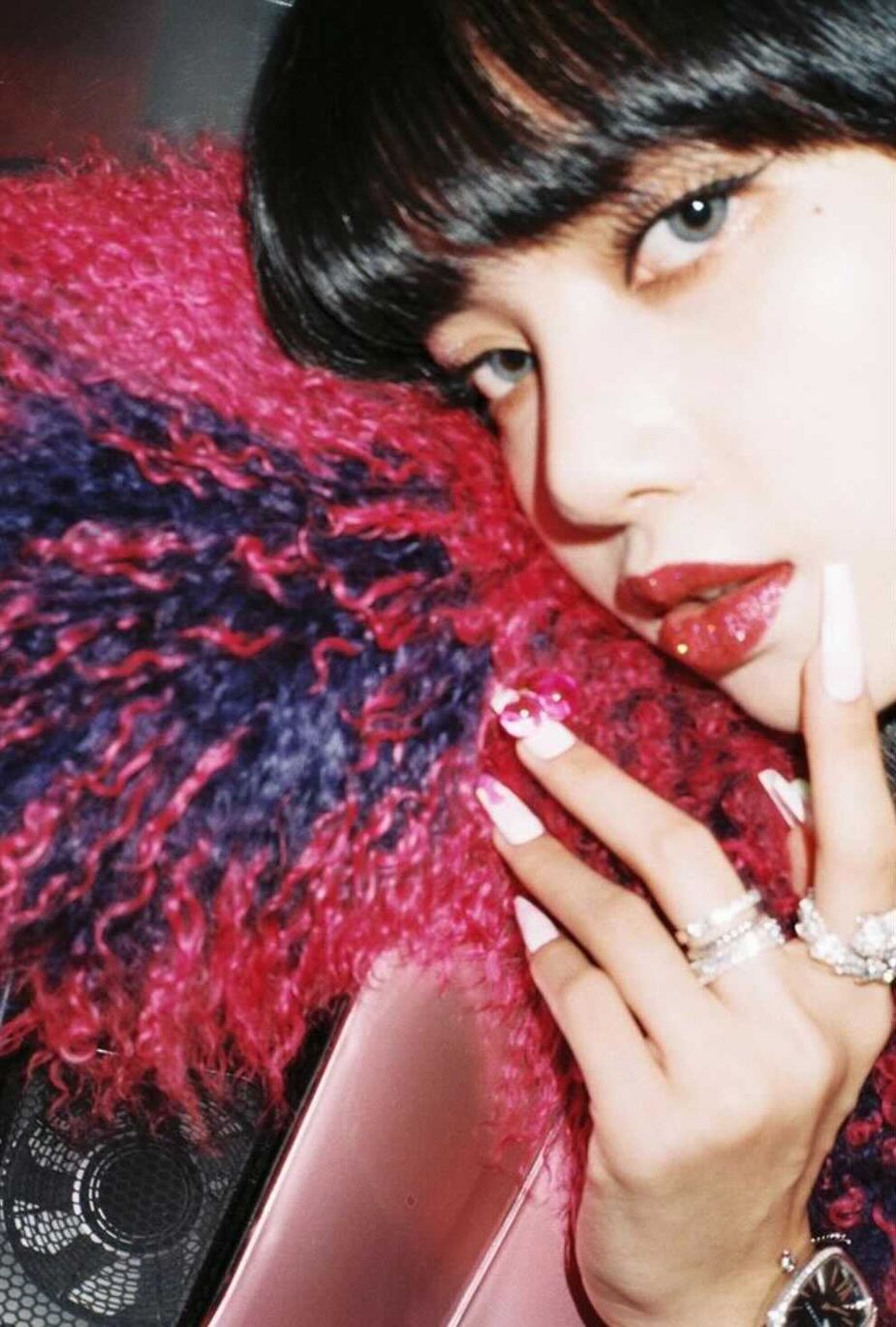 15+ Times BLACKPINK's Lisa Was Gorgeous AF In Bold Red - Koreaboo