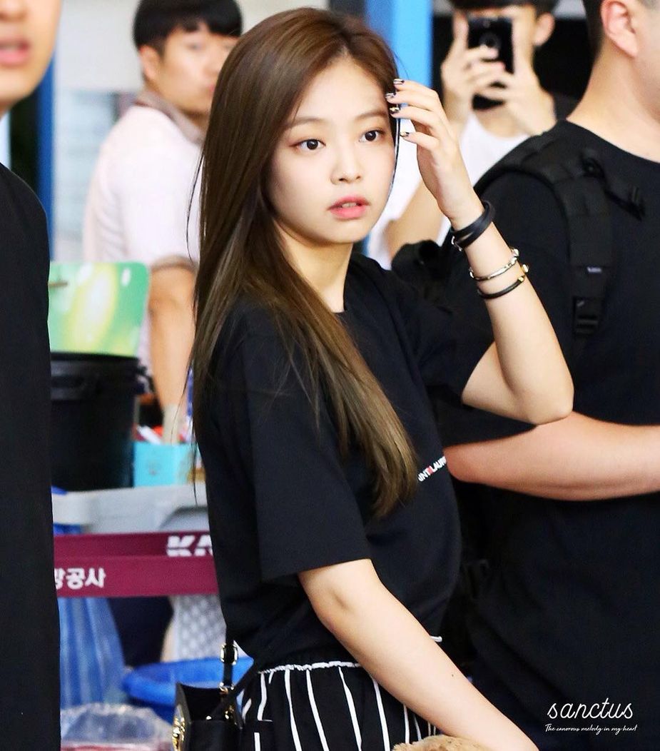 Here’s How Each Member Of BLACKPINK Looks Without Makeup - Koreaboo